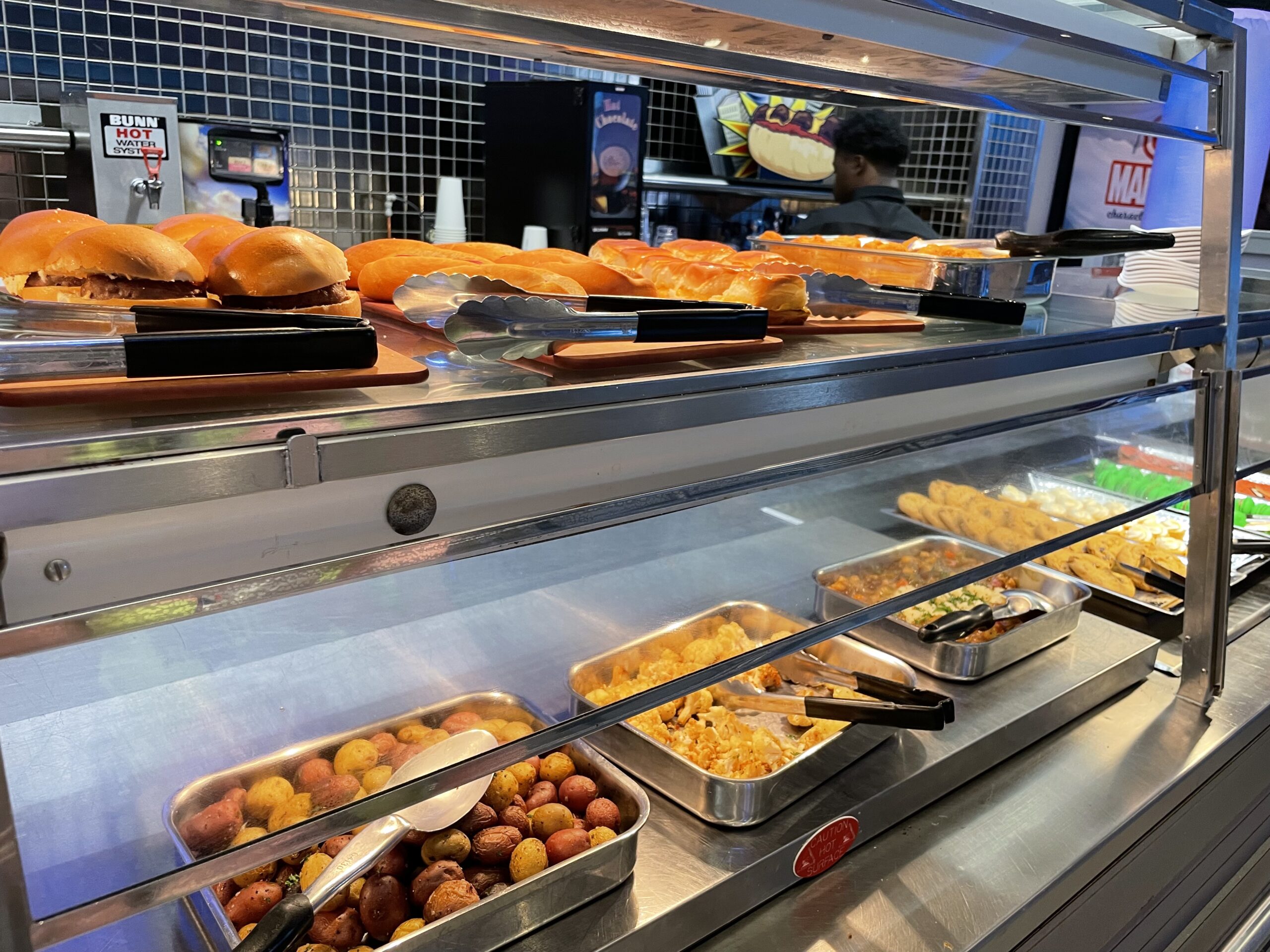 Dining Review: Marvel Character Dinner at Universal Orlando Resort ...